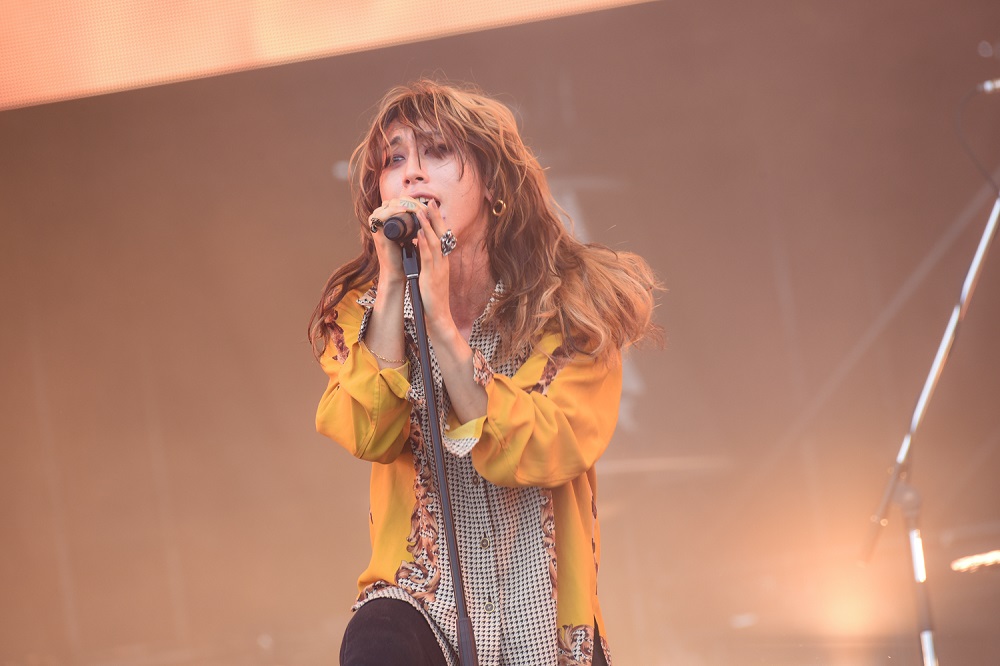 【迷迷現場】 SUPER BEAVER 登 ROCK IN JAPAN 熱血喊話 「正因為有你和我們一起，音樂祭才得以成立！」 - MeMeOn 迷迷音